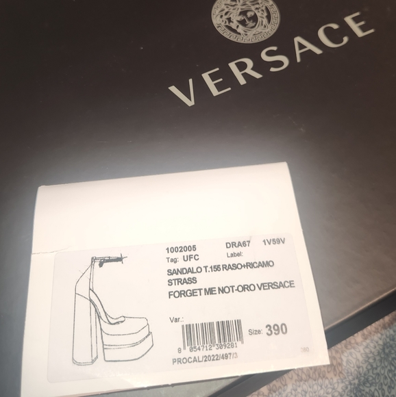 Versace | Shoes | Versace Aevitas Platform Pumps Closed Toe In Forget ...